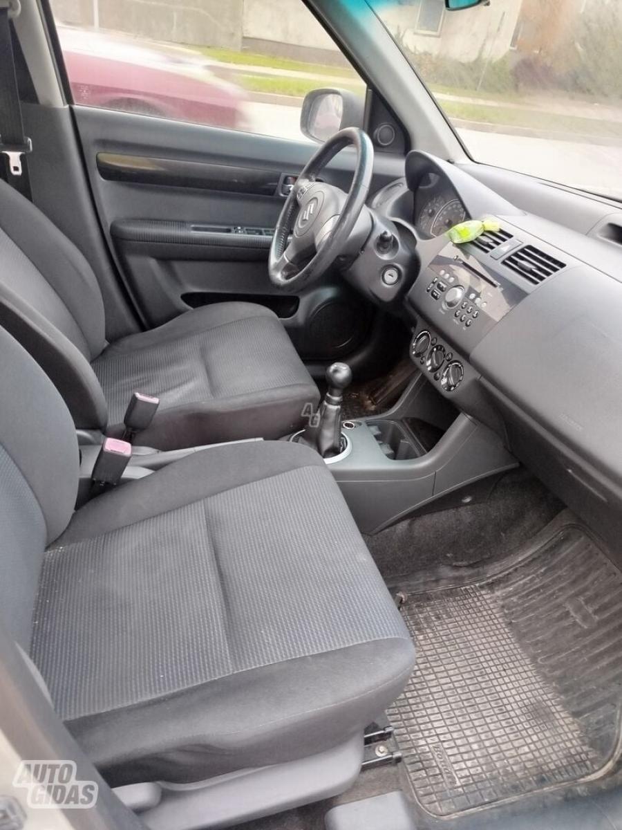Suzuki Swift 2006 in Siauliai, with an engine capacity of 1.30 L and mileage of 211 thousand km for 450 €, photo 6 on AUTOMOTO.COM.LV