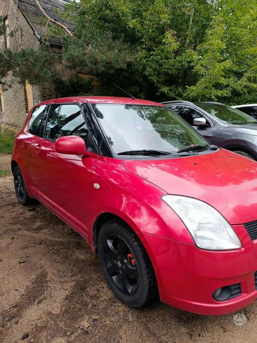 Красный Сузуки Свифт 2006 в Вильнюс, объемом двигателя 1.33 л и пробегом 310 тыс. км за 2300 €, фото 6 на AUTOMOTO.COM.LV