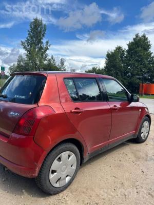 Red Suzuki Swift 2007 in Aluksne, with an engine capacity of 1.30 L and mileage of 184 thousand km for 1150 €, photo 5 on AUTOMOTO.COM.LV