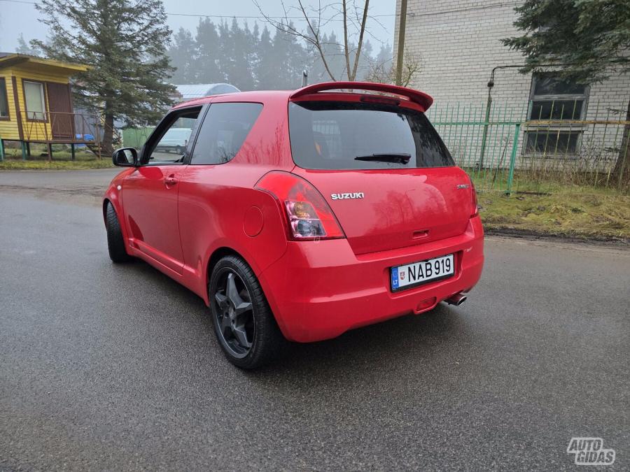 Red Suzuki Swift 2010 in Vilnius, with an engine capacity of 1.30 L and mileage of 250 thousand km for 2000 €, photo 4 on AUTOMOTO.COM.LV