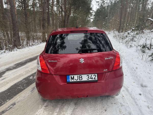 Sarkans Suzuki Swift 2011 Ukmergė, ar dzinēja tilpumu 1.24 L un nobraukumu 287 tūkst. km par 2950 €, foto 4 vietnē AUTOMOTO.COM.LV