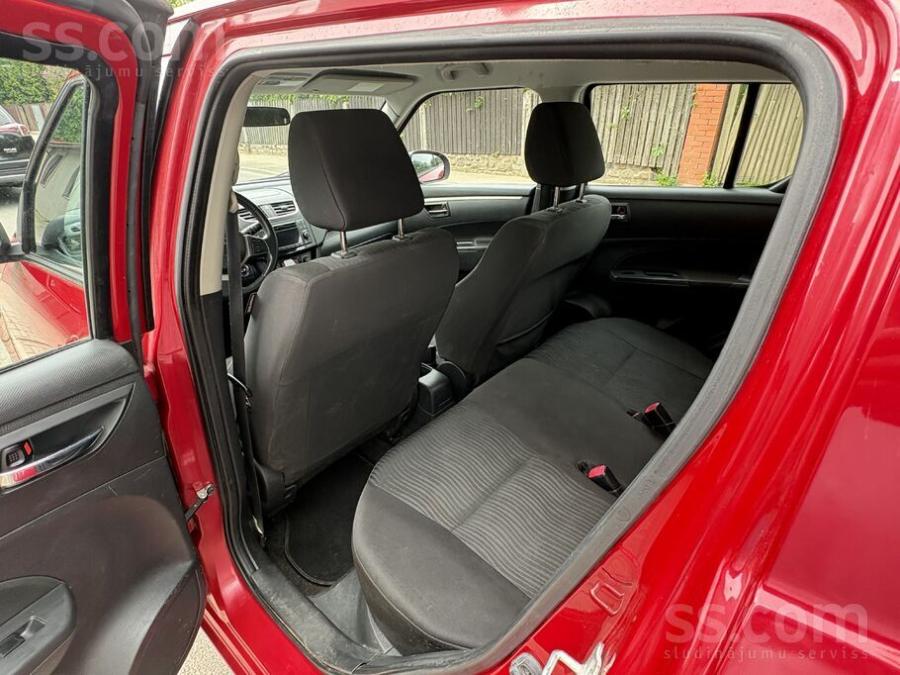 Sarkans Suzuki Swift 2011 Rīga, ar dzinēja tilpumu 1.20 L un nobraukumu 231 tūkst. km par 1964 €, foto 11 vietnē AUTOMOTO.COM.LV