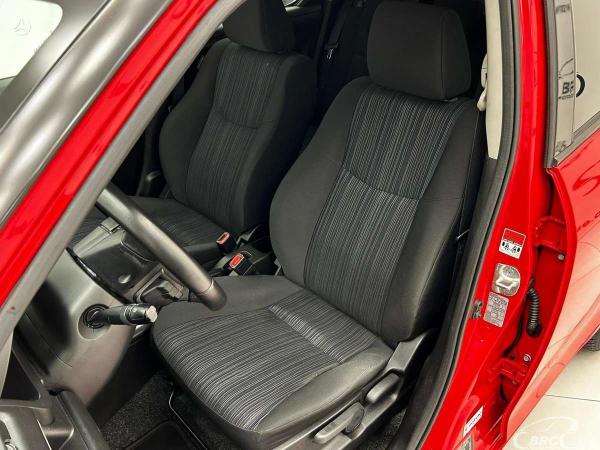 Sarkans Suzuki Swift 2015 Viļņa, ar dzinēja tilpumu 1.24 L un nobraukumu 131 tūkst. km par 6990 €, foto 6 vietnē AUTOMOTO.COM.LV
