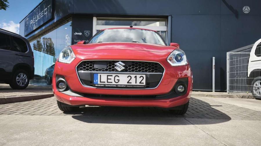 Red Suzuki Swift 2019 in Klaipeda, with an engine capacity of 1.24 L and mileage of 51 thousand km for 10000 €, photo 4 on AUTOMOTO.COM.LV
