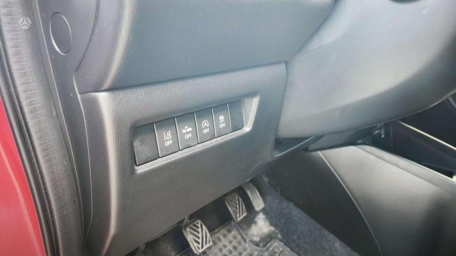 Red Suzuki Swift 2019 in Klaipeda, with an engine capacity of 1.24 L and mileage of 51 thousand km for 10000 €, photo 15 on AUTOMOTO.COM.LV