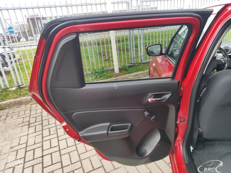 Sarkans Suzuki Swift 2021 Avižieniai, ar dzinēja tilpumu 1.20 L un nobraukumu 12 tūkst. km par 11200 €, foto 14 vietnē AUTOMOTO.COM.LV