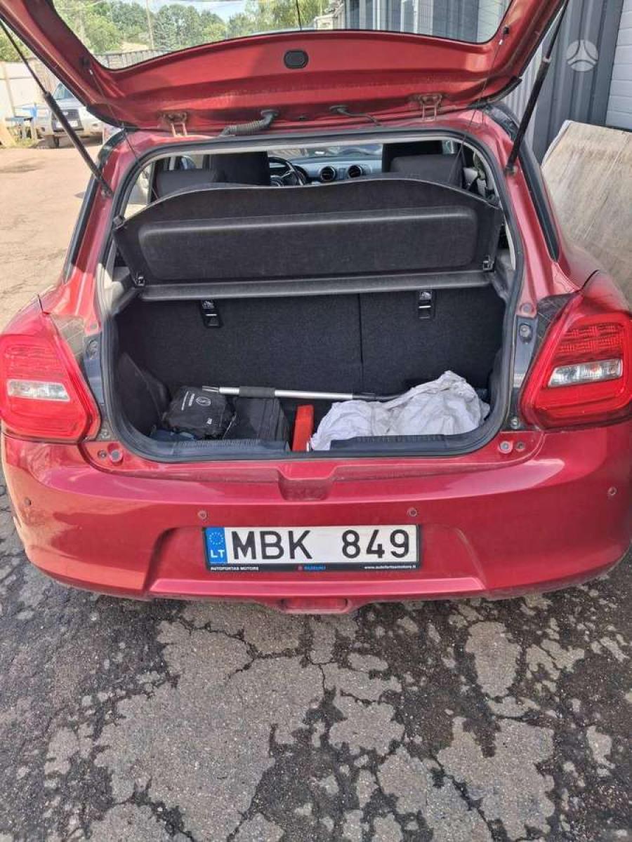 Sarkans Suzuki Swift 2021 Viļņa, ar dzinēja tilpumu 1.20 L un nobraukumu 47 tūkst. km par 12500 €, foto 4 vietnē AUTOMOTO.COM.LV