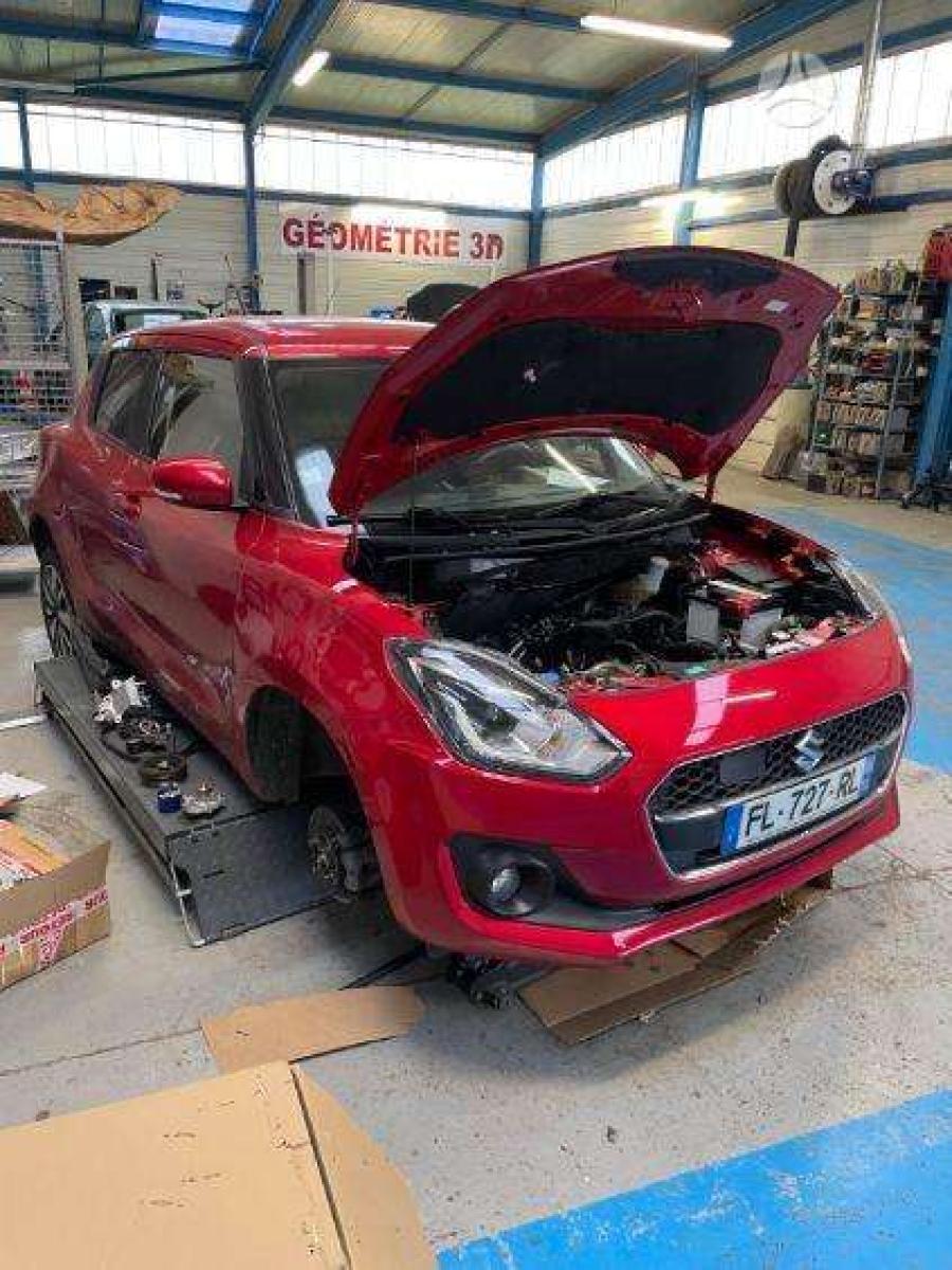 Red Suzuki Swift 2019 in Taurage, with an engine capacity of 1.00 L and mileage of 85 thousand km for 6000 €, photo 3 on AUTOMOTO.COM.LV