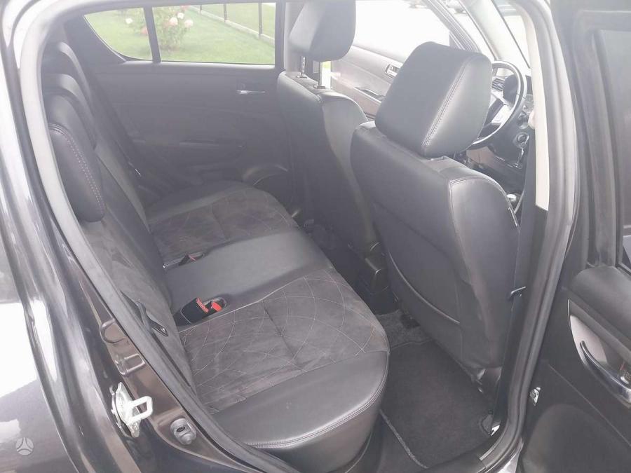 Violet Suzuki Swift 2015 in Marijampole, with an engine capacity of 1.24 L and mileage of 139 thousand km for 5650 €, photo 10 on AUTOMOTO.COM.LV
