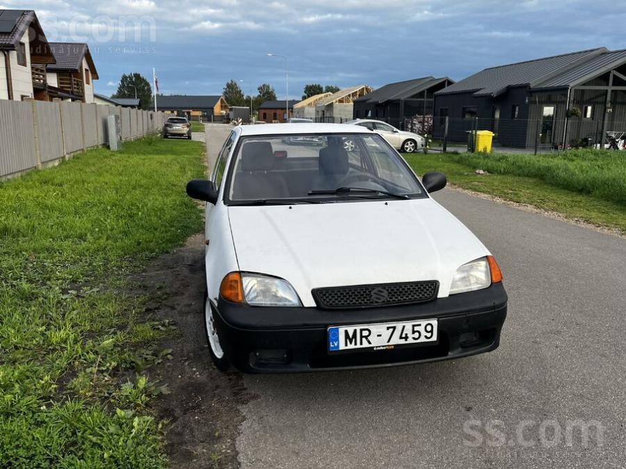 Белый Сузуки Свифт 2002 в Рига, объемом двигателя 1.00 л и пробегом 147 тыс. км за 1400 €, фото 3 на AUTOMOTO.COM.LV