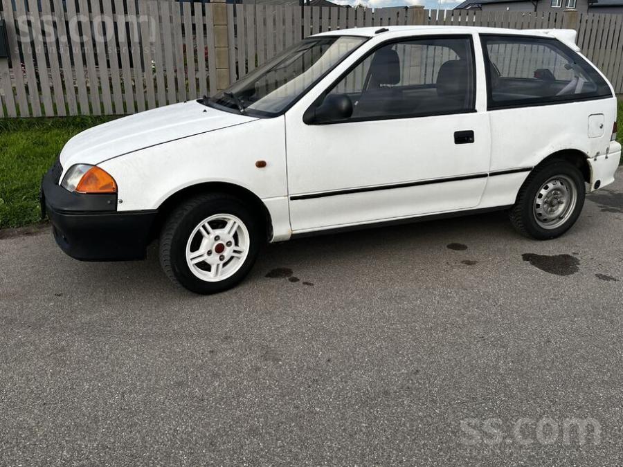 Белый Сузуки Свифт 2002 в Рига, объемом двигателя 1.00 л и пробегом 147 тыс. км за 1400 €, фото 4 на AUTOMOTO.COM.LV