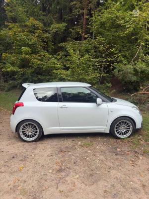 White Suzuki Swift 2009 in Vilnius, with an engine capacity of 1.59 L and mileage of 220 thousand km for 2100 €, photo 9 on AUTOMOTO.COM.LV