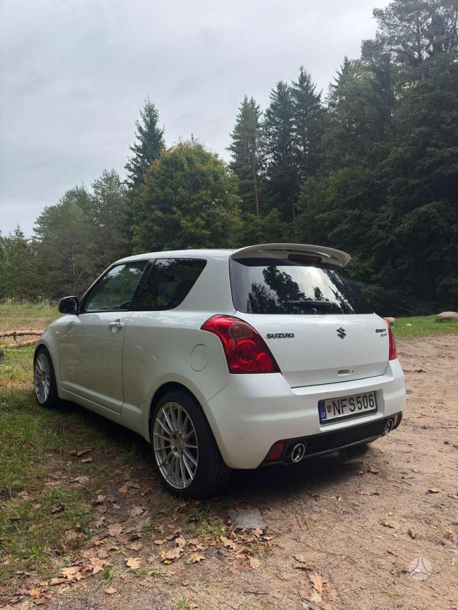 White Suzuki Swift 2009 in Vilnius, with an engine capacity of 1.59 L and mileage of 220 thousand km for 2100 €, photo 10 on AUTOMOTO.COM.LV