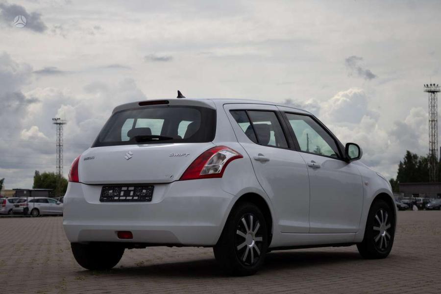 Balts Suzuki Swift 2014 Marijampole, ar dzinēja tilpumu 1.24 L un nobraukumu 112 tūkst. km par 4950 €, foto 7 vietnē AUTOMOTO.COM.LV