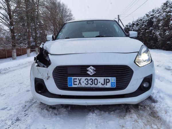 White Suzuki Swift 2018 in Kaunas, with an engine capacity of 1.24 L and mileage of 114 thousand km for 4500 €, photo 9 on AUTOMOTO.COM.LV
