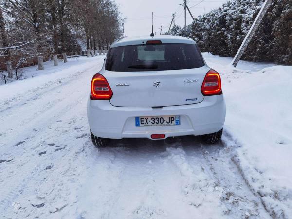 White Suzuki Swift 2018 in Kaunas, with an engine capacity of 1.24 L and mileage of 114 thousand km for 4500 €, photo 10 on AUTOMOTO.COM.LV