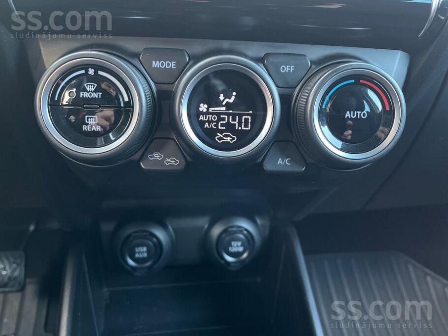 White Suzuki Swift 2018 in Riga, with an engine capacity of 1.20 L and mileage of 113 thousand km for 9200 €, photo 28 on AUTOMOTO.COM.LV