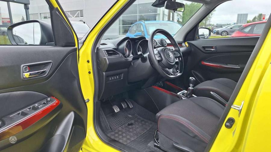 Dzeltens Suzuki Swift 2018 Kauņa, ar dzinēja tilpumu 1.37 L un nobraukumu 97 tūkst. km par 12598 €, foto 31 vietnē AUTOMOTO.COM.LV
