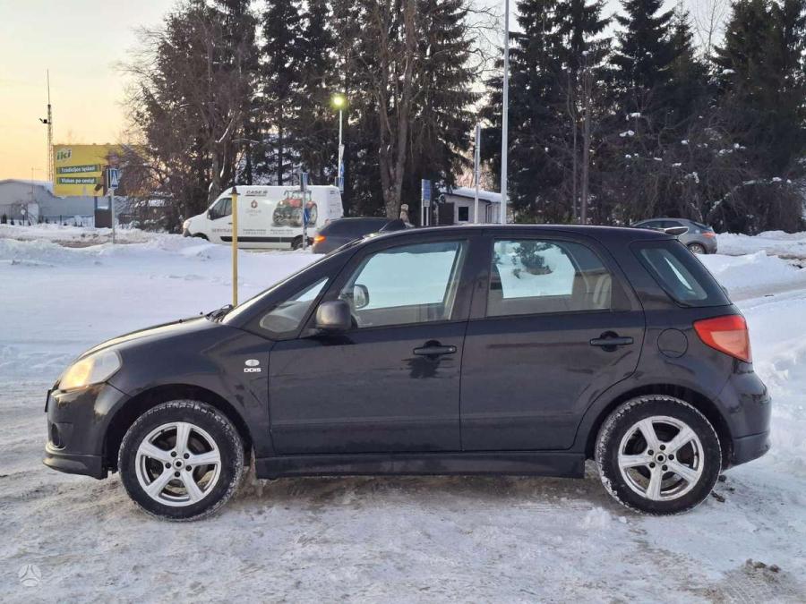 Melns Suzuki SX4 2007 Plungė, ar dzinēja tilpumu 1.91 L un nobraukumu 238 tūkst. km par 1450 €, foto 2 vietnē AUTOMOTO.COM.LV