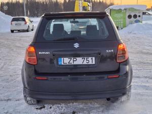 Melns Suzuki SX4 2007 Plungė, ar dzinēja tilpumu 1.91 L un nobraukumu 238 tūkst. km par 1450 €, foto 4 vietnē AUTOMOTO.COM.LV