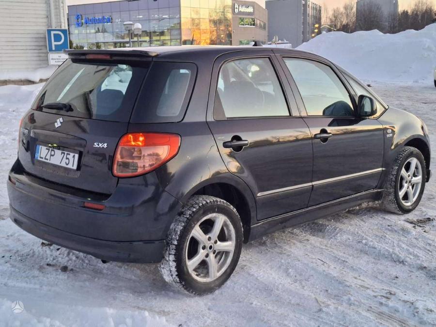 Melns Suzuki SX4 2007 Plungė, ar dzinēja tilpumu 1.91 L un nobraukumu 238 tūkst. km par 1450 €, foto 5 vietnē AUTOMOTO.COM.LV