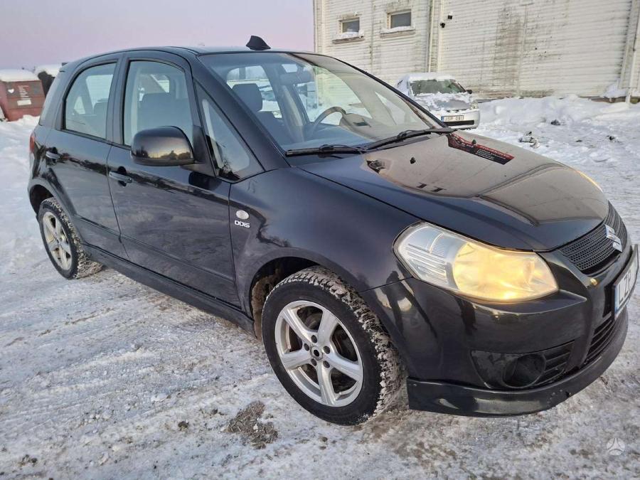 Melns Suzuki SX4 2007 Plungė, ar dzinēja tilpumu 1.91 L un nobraukumu 238 tūkst. km par 1450 €, foto 13 vietnē AUTOMOTO.COM.LV
