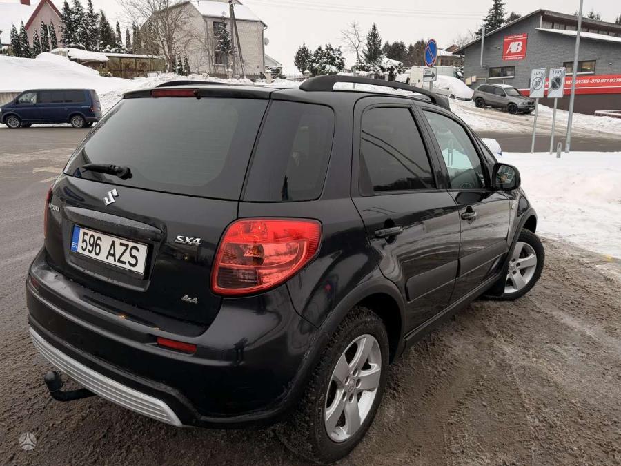 Melns Suzuki SX4 2007 Viļņa, ar dzinēja tilpumu 1.60 L un nobraukumu 298 tūkst. km par 2950 €, foto 3 vietnē AUTOMOTO.COM.LV