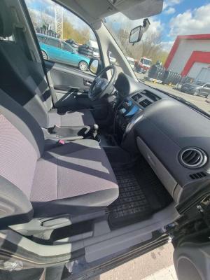 Black Suzuki SX4 2007 in Panevezys, with an engine capacity of 1.59 L and mileage of 143 thousand km for 2100 €, photo 7 on AUTOMOTO.COM.LV