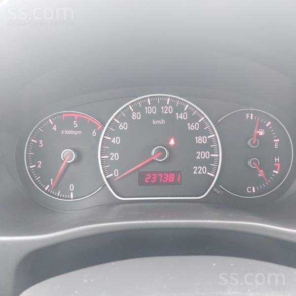 Black Suzuki SX4 2009 in Riga, with an engine capacity of 1.90 L and mileage of 238 thousand km for 3770 €, photo 5 on AUTOMOTO.COM.LV
