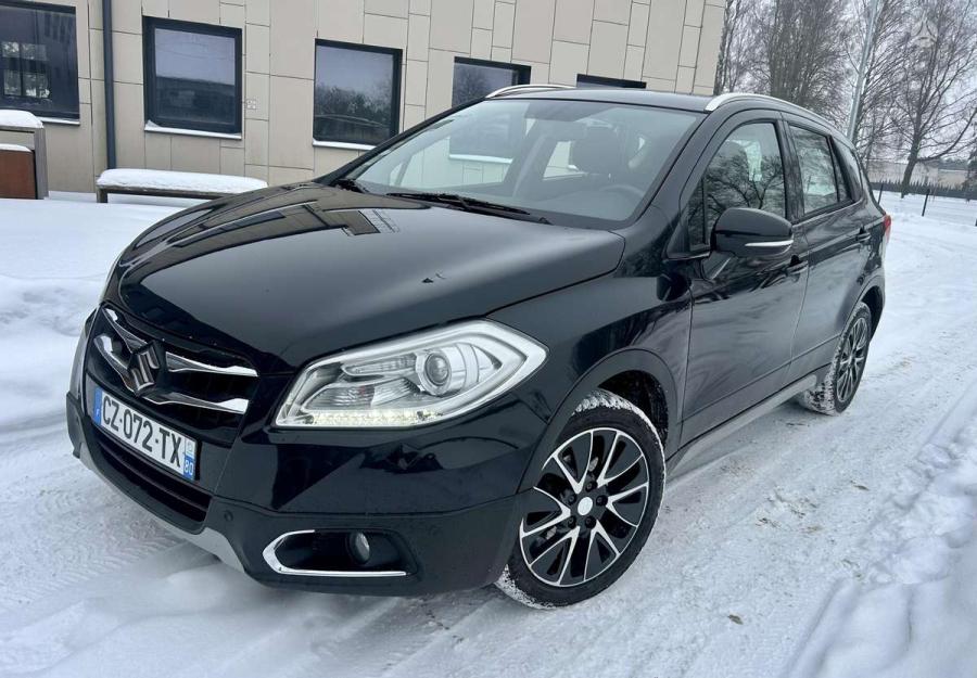 Black Suzuki SX4 2013 in Taurage, with an engine capacity of 1.60 L and mileage of 206 thousand km for 4800 €, photo 1 on AUTOMOTO.COM.LV