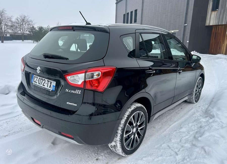 Black Suzuki SX4 2013 in Taurage, with an engine capacity of 1.60 L and mileage of 206 thousand km for 4800 €, photo 4 on AUTOMOTO.COM.LV