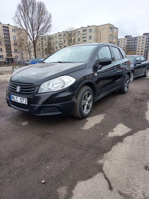 Black Suzuki SX4 2014 in Panevezys, with an engine capacity of 1.60 L and mileage of 245 thousand km for 3740 €, photo 1 on AUTOMOTO.COM.LV