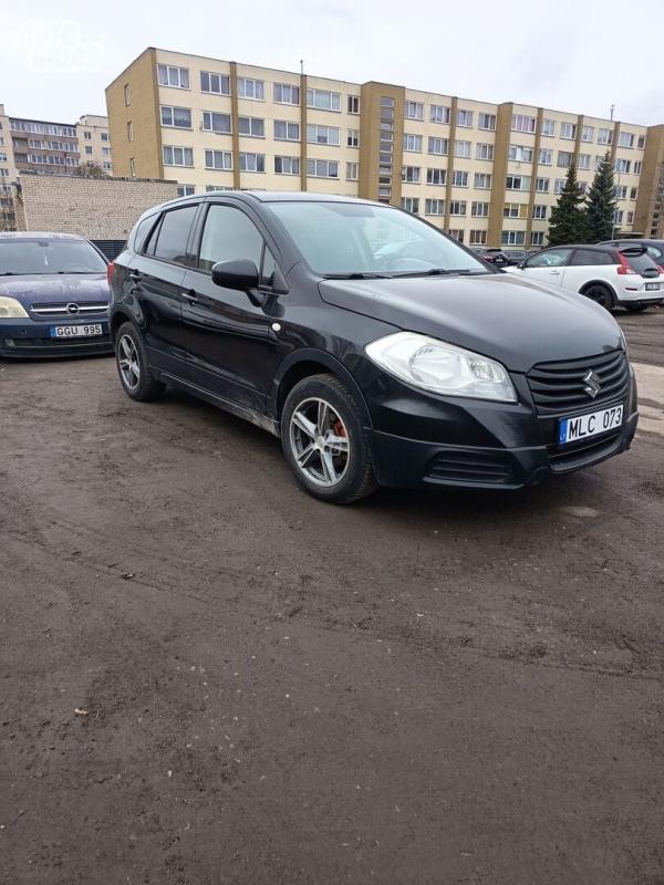 Black Suzuki SX4 2014 in Panevezys, with an engine capacity of 1.60 L and mileage of 245 thousand km for 3740 €, photo 2 on AUTOMOTO.COM.LV