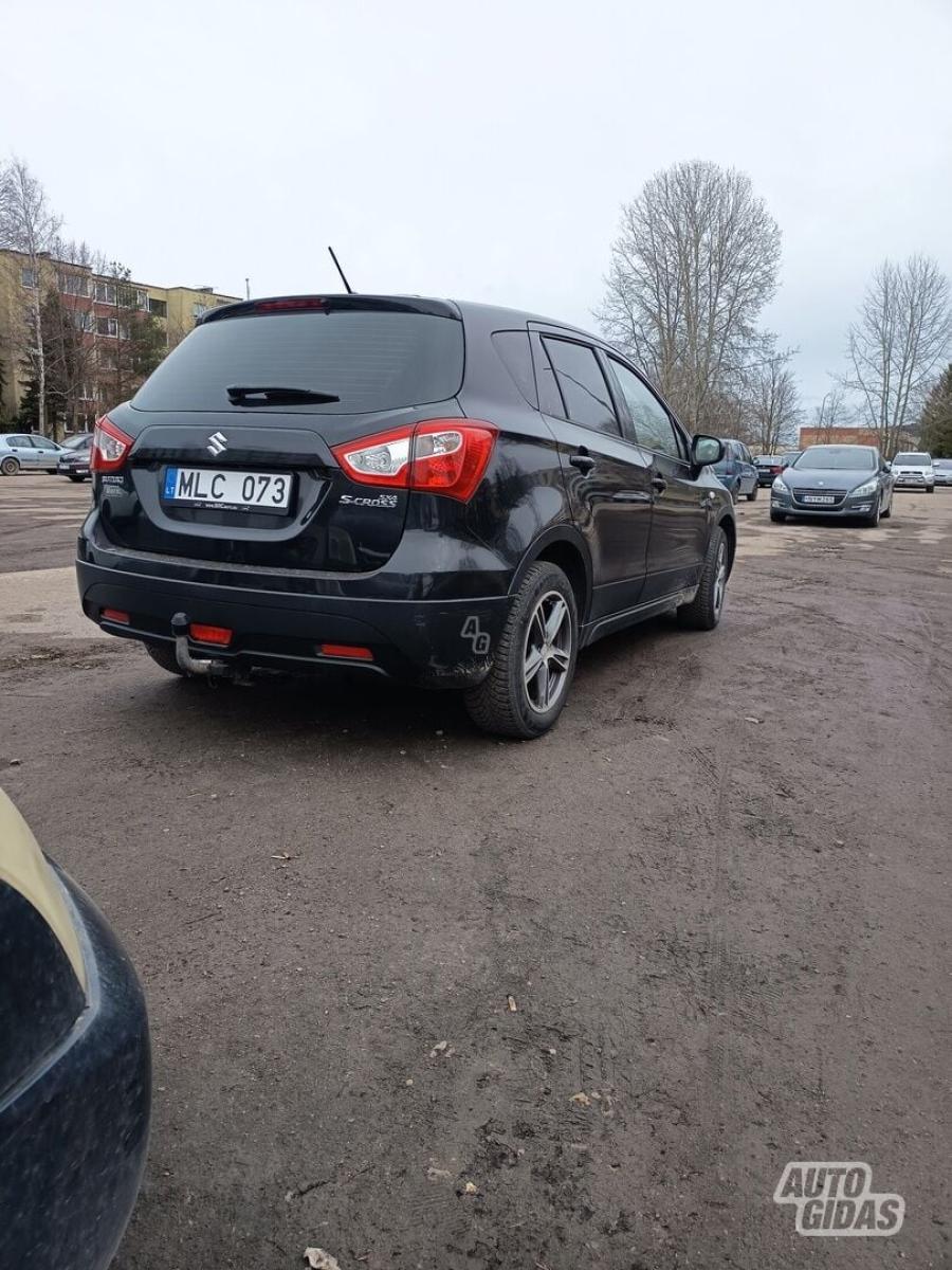 Melns Suzuki SX4 2014 Panevēža, ar dzinēja tilpumu 1.60 L un nobraukumu 245 tūkst. km par 3740 €, foto 3 vietnē AUTOMOTO.COM.LV