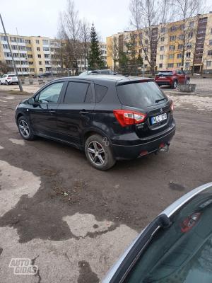 Melns Suzuki SX4 2014 Panevēža, ar dzinēja tilpumu 1.60 L un nobraukumu 245 tūkst. km par 3740 €, foto 4 vietnē AUTOMOTO.COM.LV