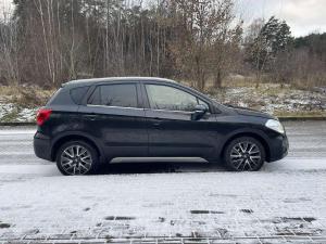Melns Suzuki SX4 2016 Viļņa, ar dzinēja tilpumu 1.59 L un nobraukumu 80 tūkst. km par 8600 €, foto 6 vietnē AUTOMOTO.COM.LV