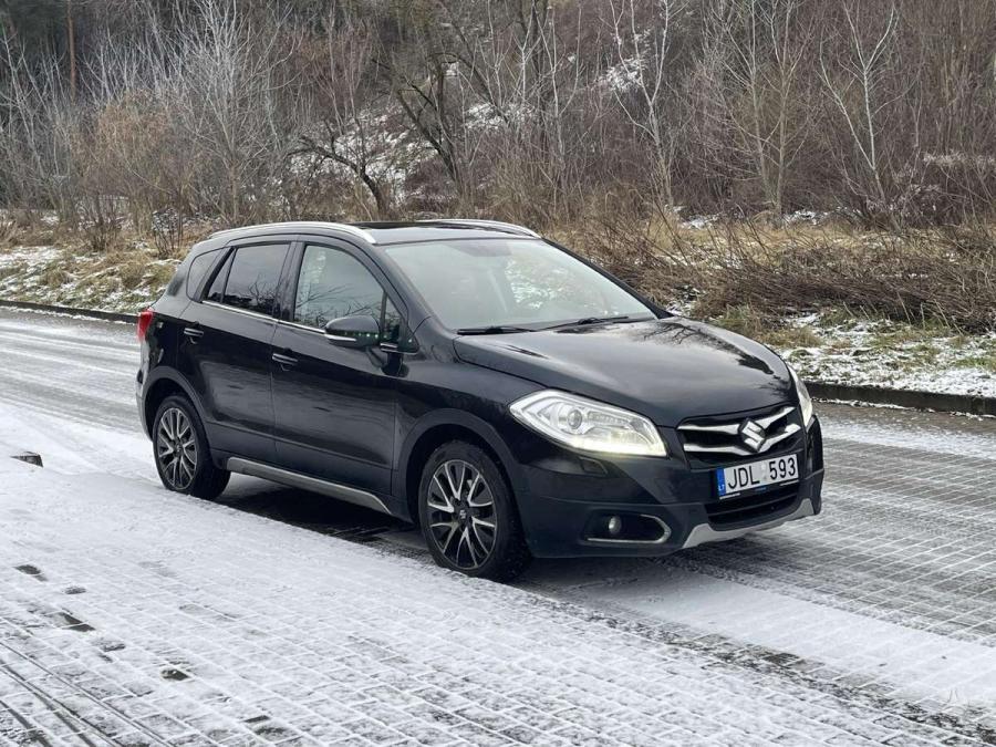 Melns Suzuki SX4 2016 Viļņa, ar dzinēja tilpumu 1.59 L un nobraukumu 80 tūkst. km par 8600 €, foto 7 vietnē AUTOMOTO.COM.LV