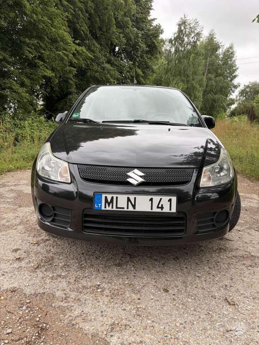 Black Suzuki SX4 2007 in Alytus, with an engine capacity of 1.87 L and mileage of 180 thousand km for 2200 €, photo 3 on AUTOMOTO.COM.LV