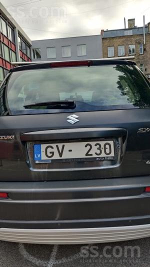 Black Suzuki SX4 2007 in Riga, with an engine capacity of 1.50 L and mileage of 286 thousand km for 2500 €, photo 4 on AUTOMOTO.COM.LV