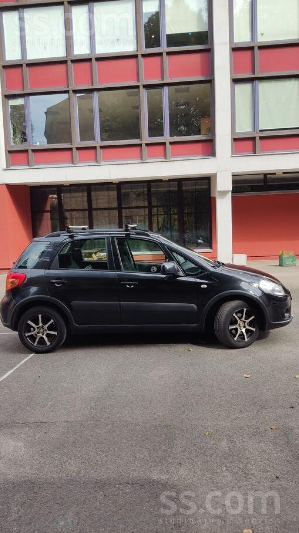 Black Suzuki SX4 2007 in Riga, with an engine capacity of 1.50 L and mileage of 286 thousand km for 2500 €, photo 8 on AUTOMOTO.COM.LV