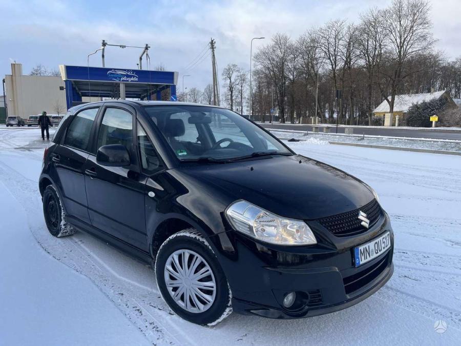 Melns Suzuki SX4 2010 Tauragė, ar dzinēja tilpumu 1.59 L un nobraukumu 194 tūkst. km par 2500 €, foto 5 vietnē AUTOMOTO.COM.LV