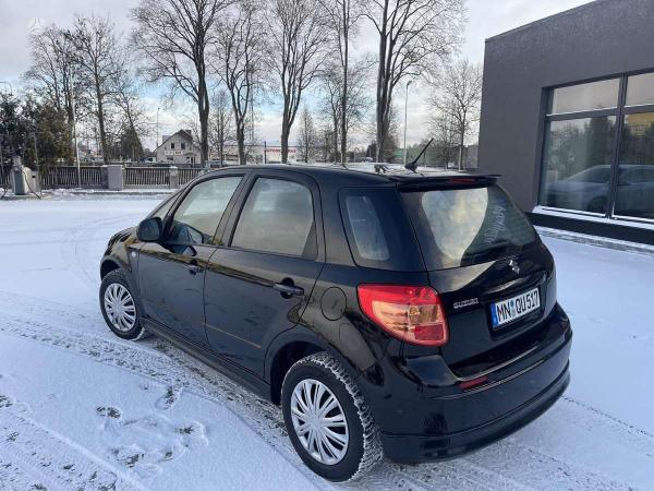 Melns Suzuki SX4 2010 Tauragė, ar dzinēja tilpumu 1.59 L un nobraukumu 194 tūkst. km par 2500 €, foto 9 vietnē AUTOMOTO.COM.LV