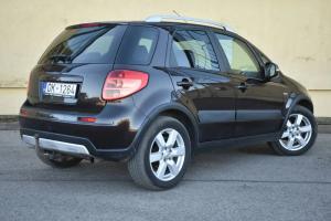 Black Suzuki SX4 2012 in Talsi, with an engine capacity of 2.00 L and mileage of 170 thousand km for 6200 €, photo 6 on AUTOMOTO.COM.LV