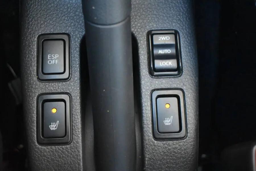 Black Suzuki SX4 2012 in Talsi, with an engine capacity of 2.00 L and mileage of 170 thousand km for 6200 €, photo 15 on AUTOMOTO.COM.LV