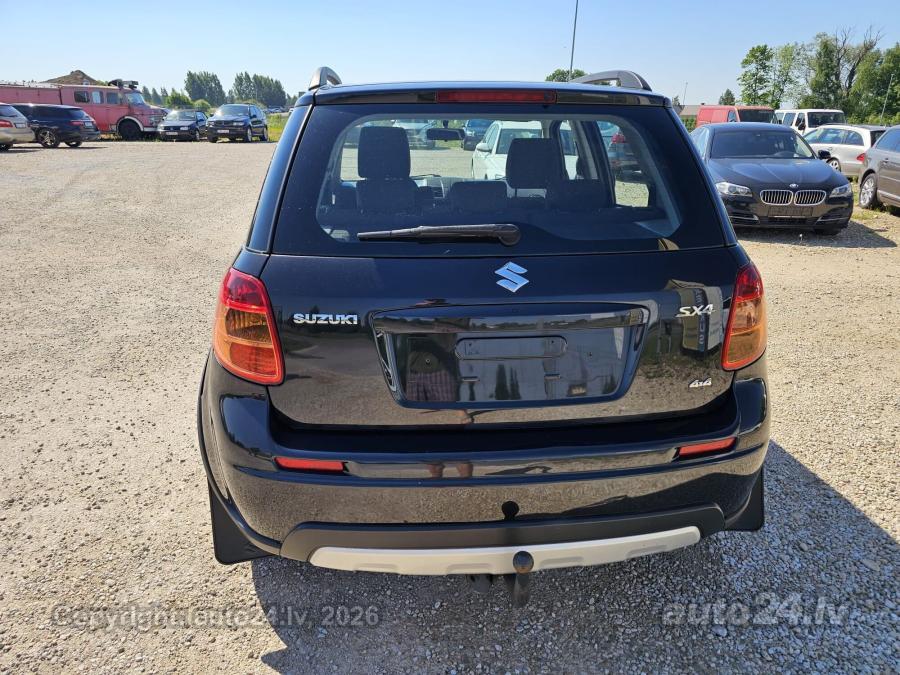 Black Suzuki SX4 2013 in Tartu, with an engine capacity of 1.60 L and mileage of 176 thousand km for 5990 €, photo 5 on AUTOMOTO.COM.LV