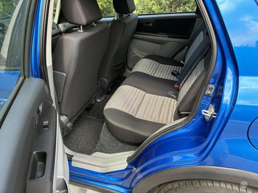 Blue Suzuki SX4 2013 in Panevezys, with an engine capacity of 1.96 L and mileage of 180 thousand km for 5100 €, photo 13 on AUTOMOTO.COM.LV