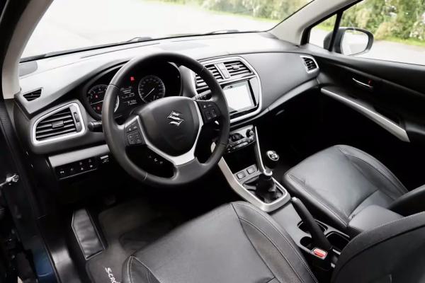 Blue Suzuki SX4 2018 in Jelgava, with an engine capacity of 1.40 L and mileage of 0 thousand km for 9990 €, photo 10 on AUTOMOTO.COM.LV