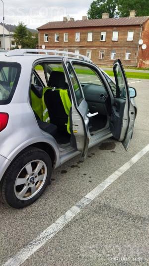 Suzuki SX4 2008 Rīga, ar dzinēja tilpumu 1.60 L un nobraukumu 147 tūkst. km par 2880 €, foto 12 vietnē AUTOMOTO.COM.LV