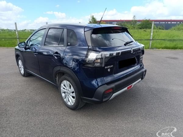 Suzuki SX4 2022 in Vilnius, with an engine capacity of 1.37 L and mileage of 64 thousand km for 18500 €, photo 3 on AUTOMOTO.COM.LV