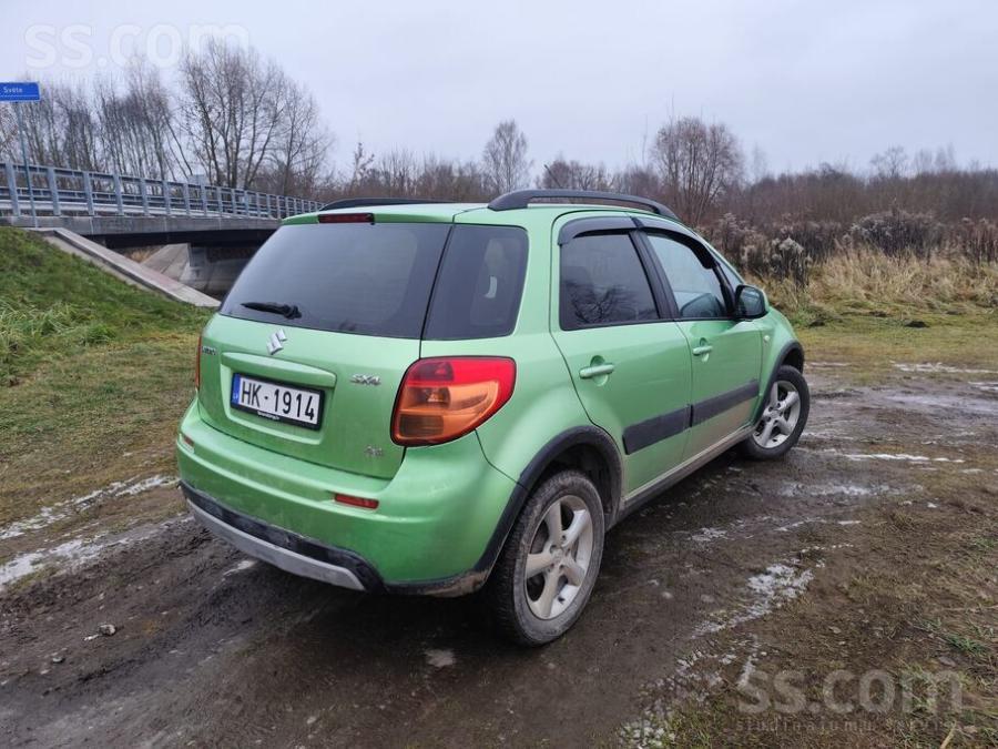 Green Suzuki SX4 2009 in Jelgava, with an engine capacity of 1.60 L and mileage of 229 thousand km for 2500 €, photo 5 on AUTOMOTO.COM.LV